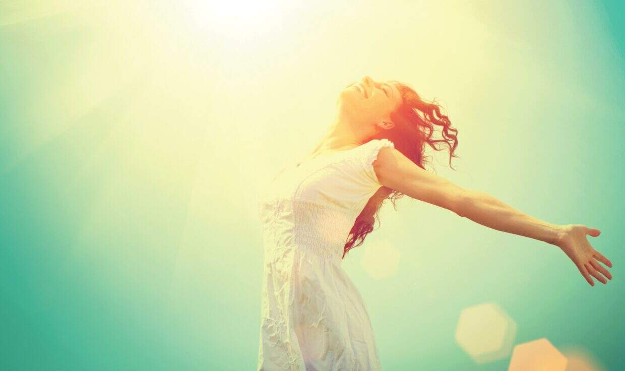 Happy Wallpapers HD - PixelsTalk