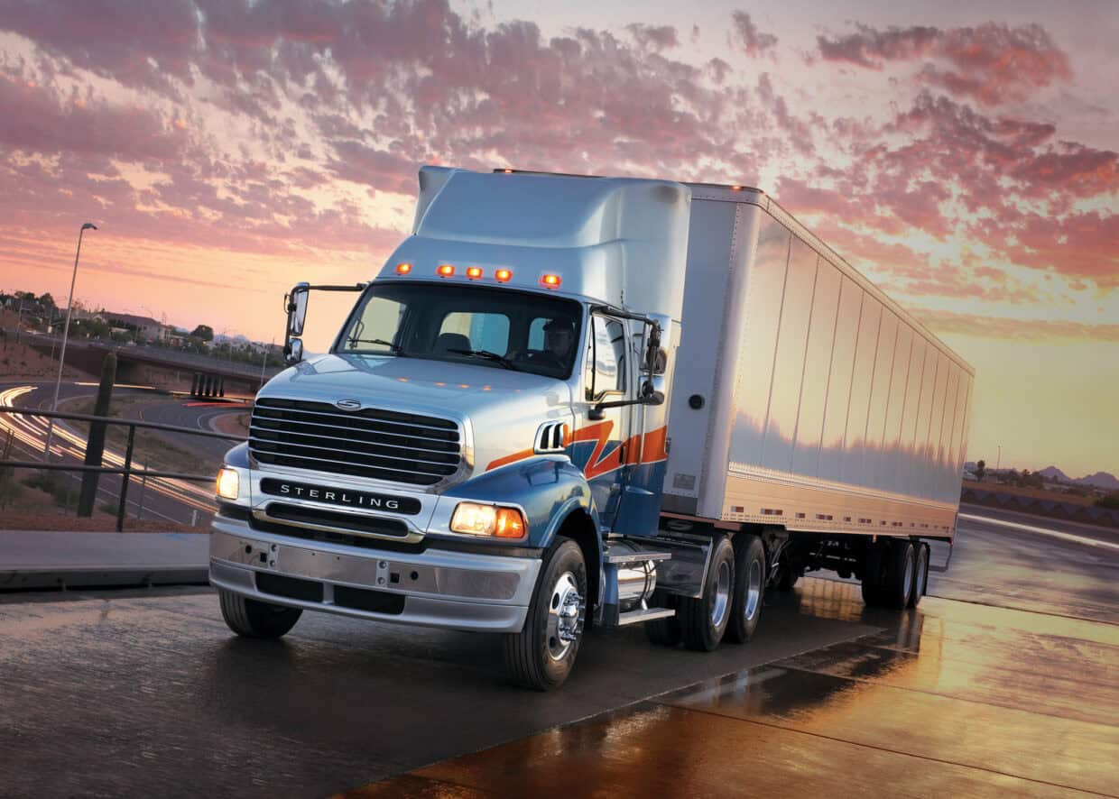 Semi Truck HD Desktop Backgrounds - PixelsTalk