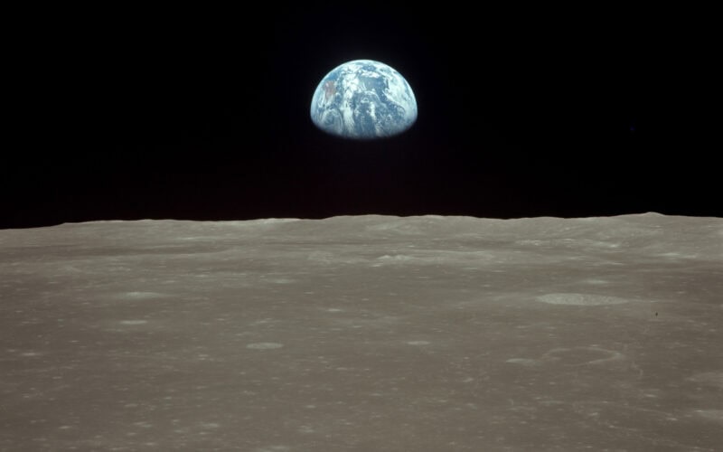 HD Apollo Wallpaper - PixelsTalk