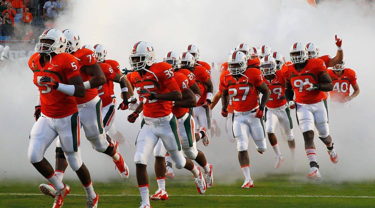 College Football Wallpapers HD - PixelsTalk