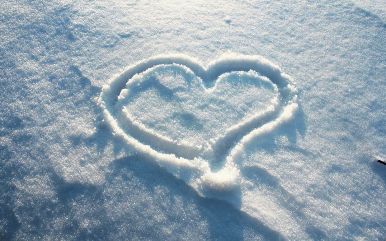 HD Winter Love Wallpaper - PixelsTalk