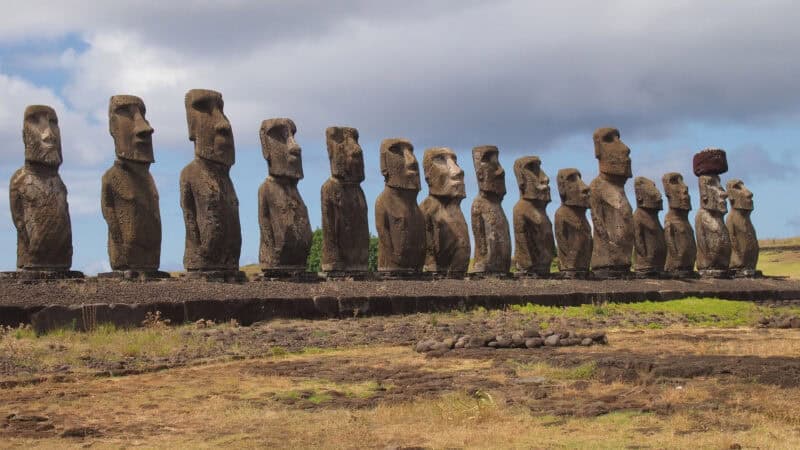 Moai Statues: Ancient Easter Island Wallpapers for a Unique Screen ...