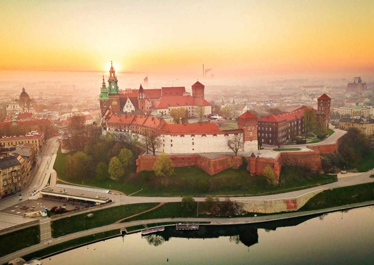 Poland Wallpaper: Stunning Designs for Every Space - PixelsTalk
