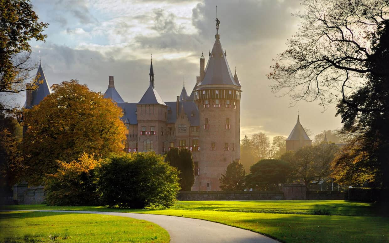 Castle Backgrounds HD - PixelsTalk