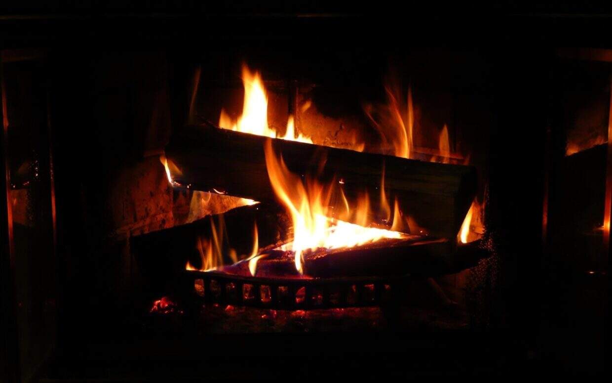 25 Fireplace wallpaper Decorating Ideas - PixelsTalk
