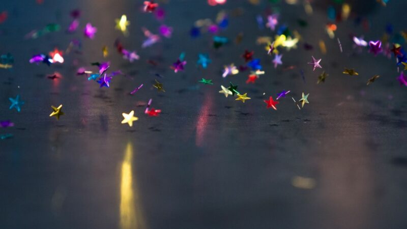 Happy Wallpapers HD - PixelsTalk