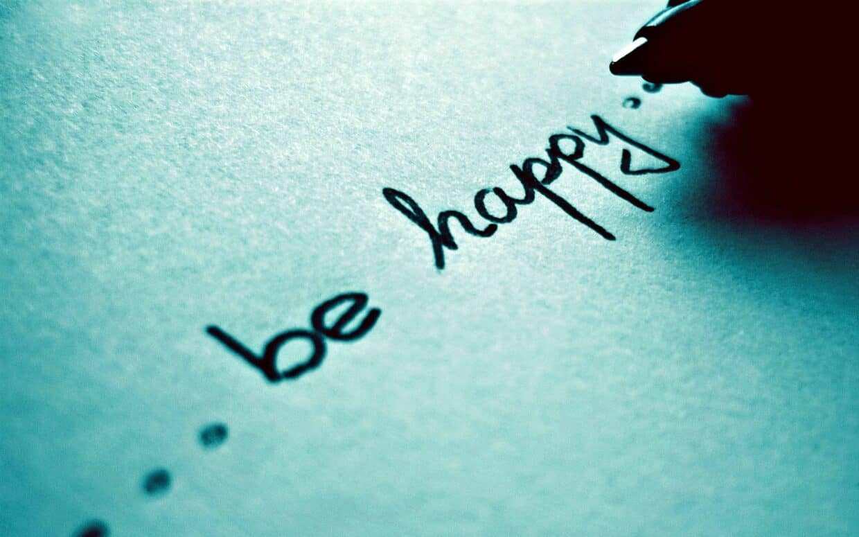 Happy Wallpapers HD - PixelsTalk