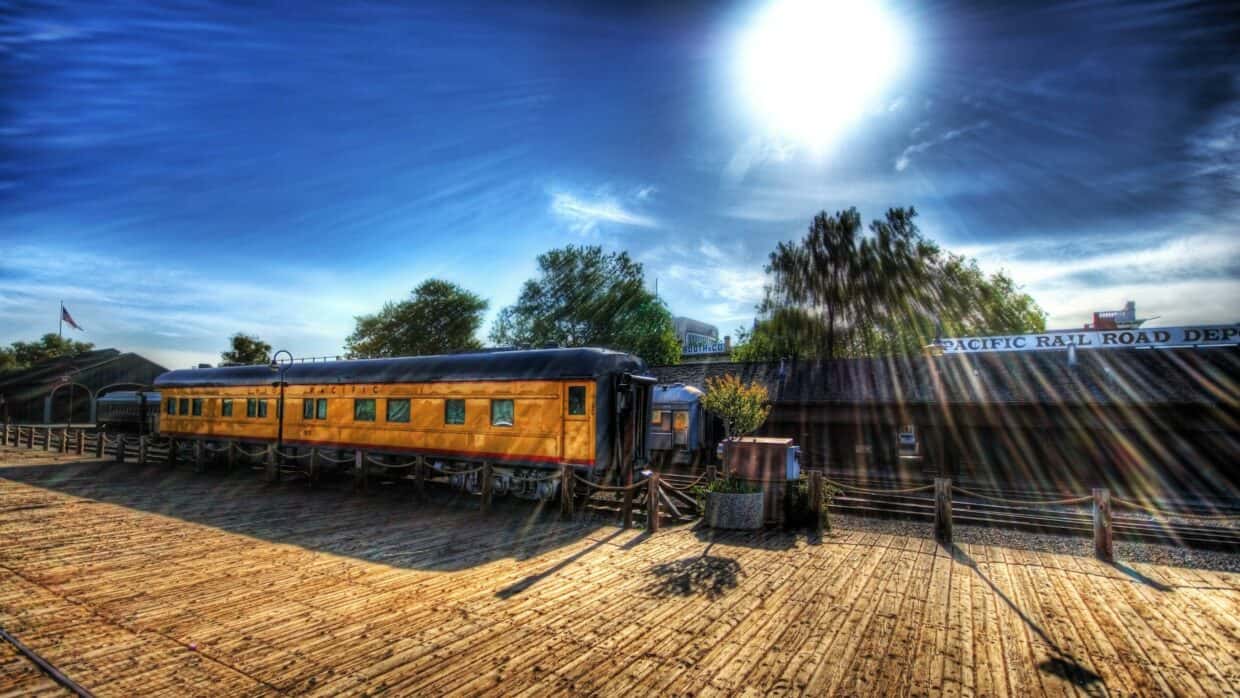 Train Wallpapers HD High Resolution - PixelsTalk